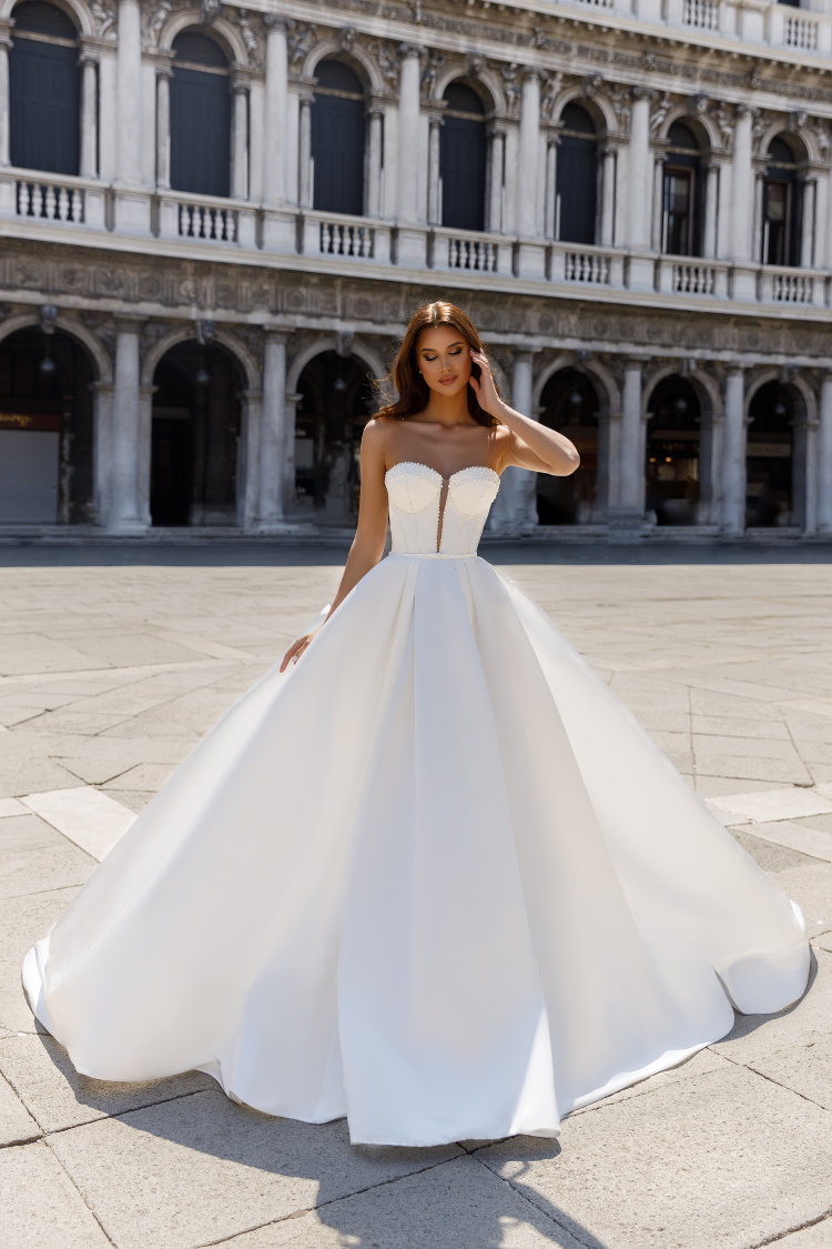 Robe De Mariée Avec Bustier Bijou Oksana Mukha Paris